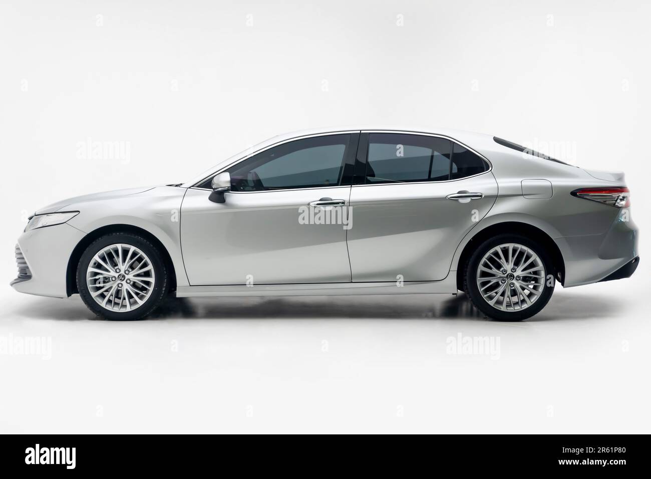 Silver sedan vehicle hi-res stock photography and images - Alamy