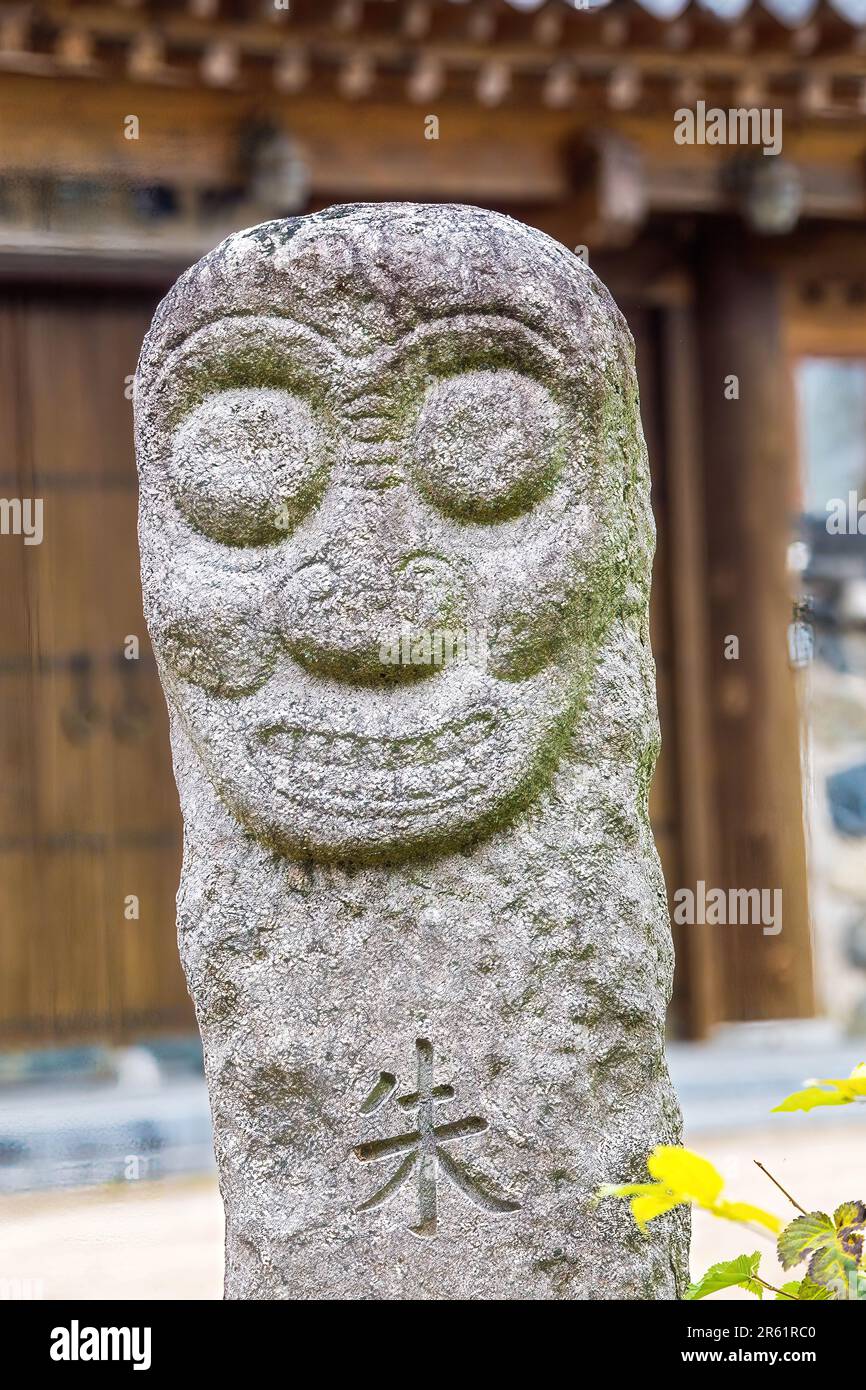 Mysterious figure hi-res stock photography and images - Alamy