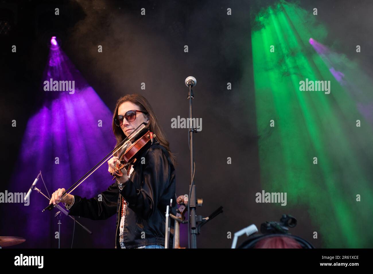 The Roving Crows perform on the Bob Wyatt Stage at Wallingford Bunkfest ...