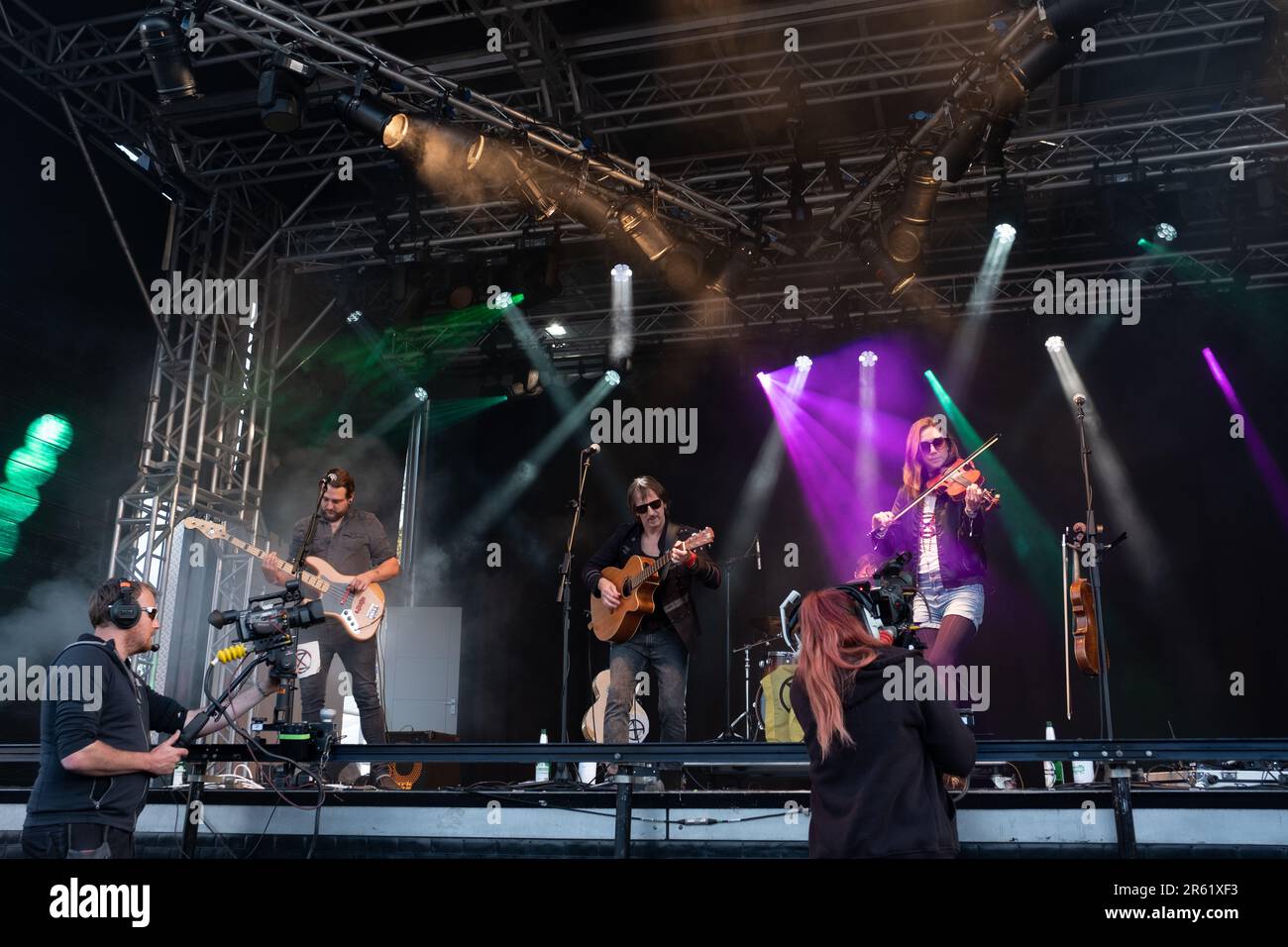 The Roving Crows perform on the Bob Wyatt Stage at Wallingford Bunkfest ...