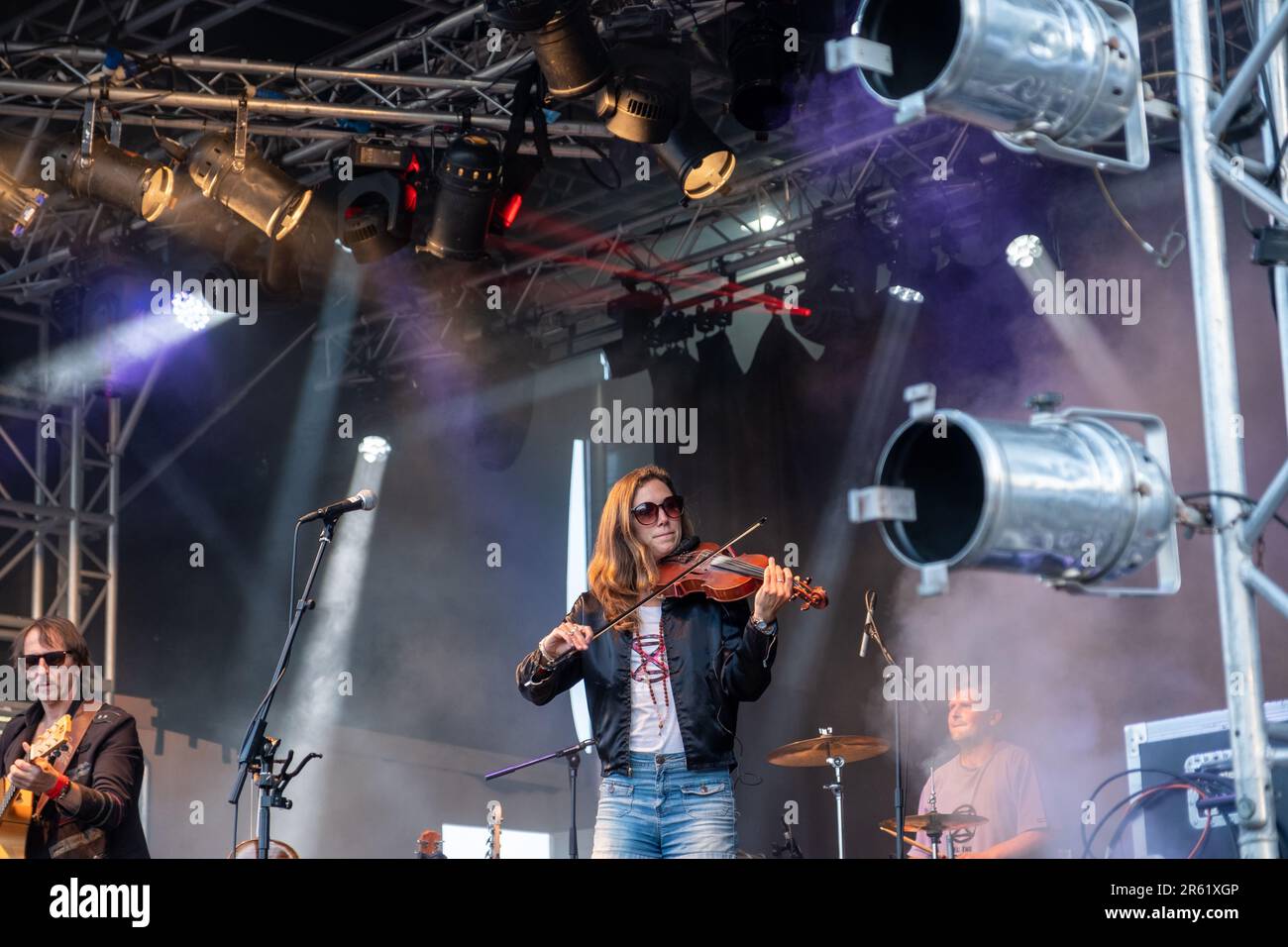 The Roving Crows perform on the Bob Wyatt Stage at Wallingford Bunkfest ...