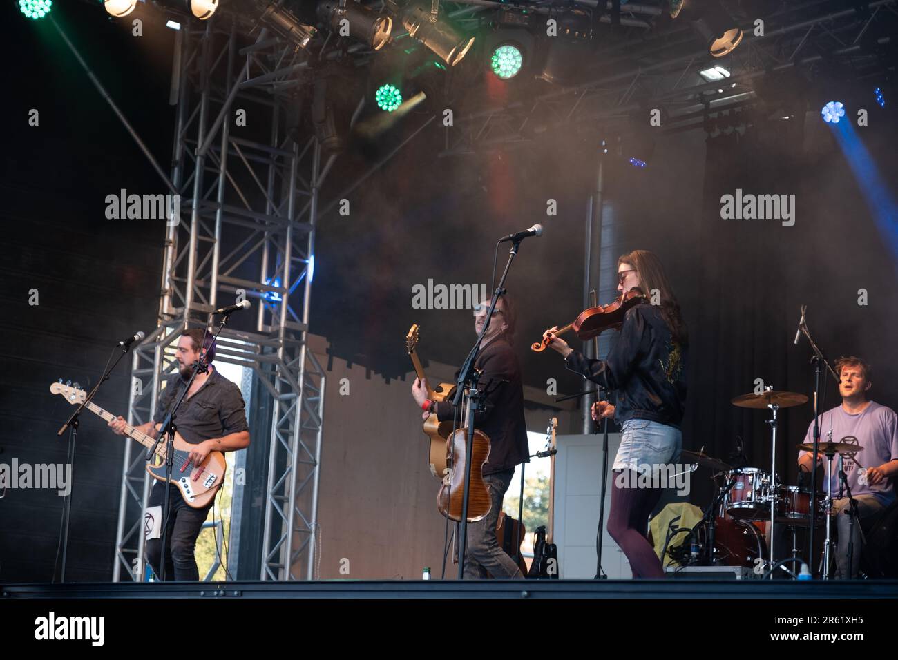 The Roving Crows perform on the Bob Wyatt Stage at Wallingford Bunkfest ...