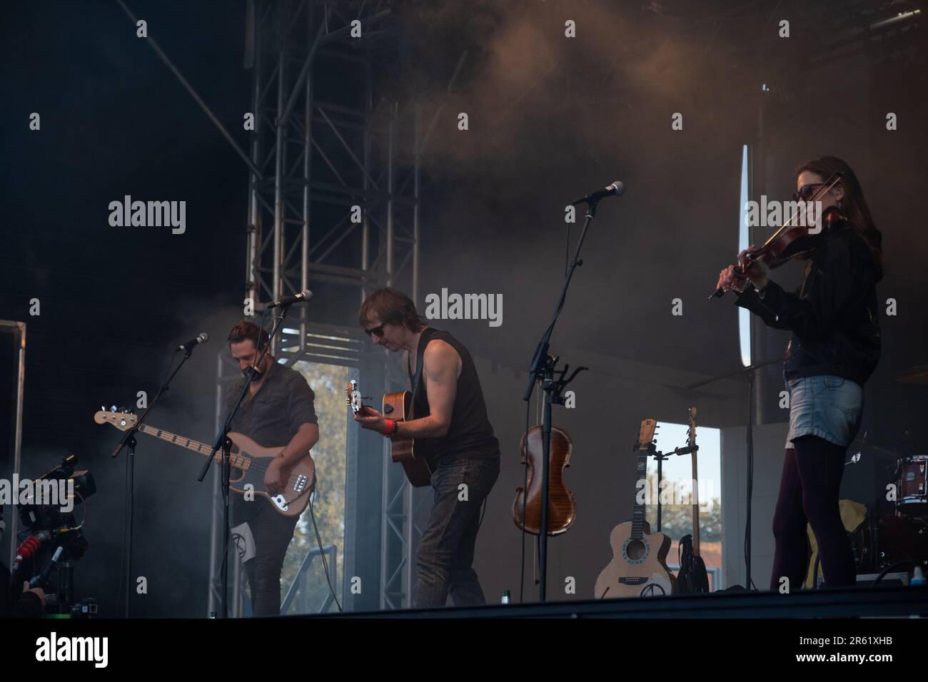 The Roving Crows perform on the Bob Wyatt Stage at Wallingford Bunkfest ...