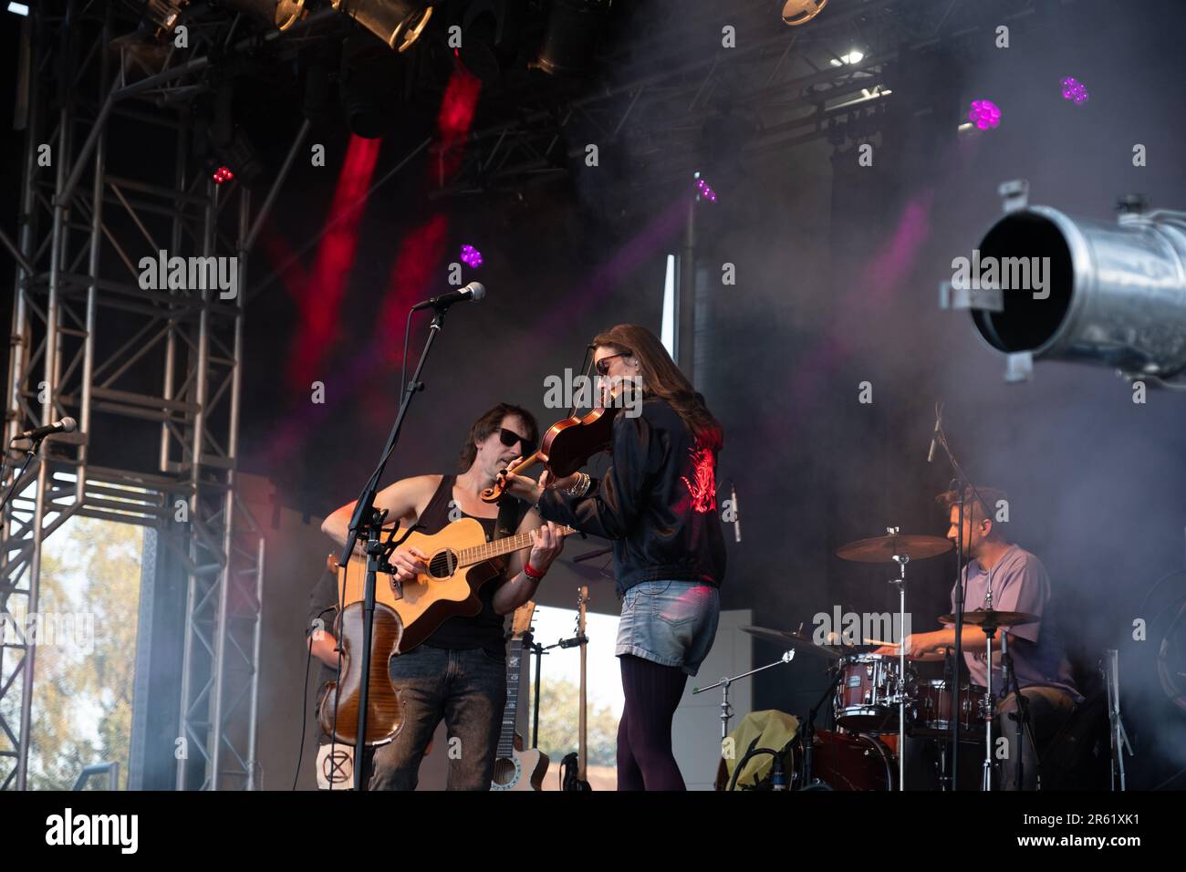 The Roving Crows perform on the Bob Wyatt Stage at Wallingford Bunkfest ...