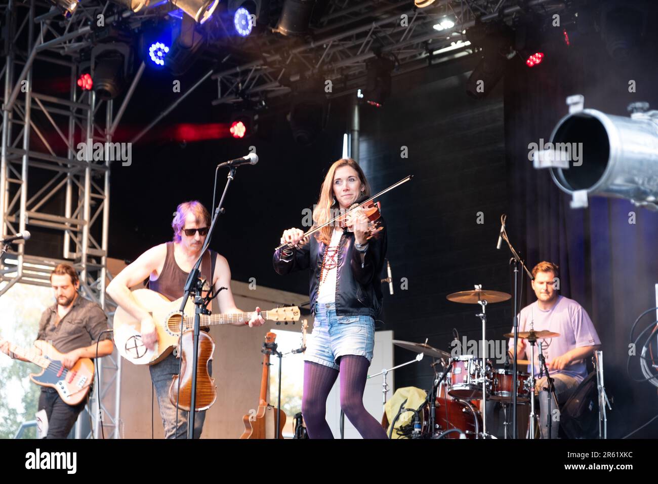The Roving Crows perform on the Bob Wyatt Stage at Wallingford Bunkfest ...