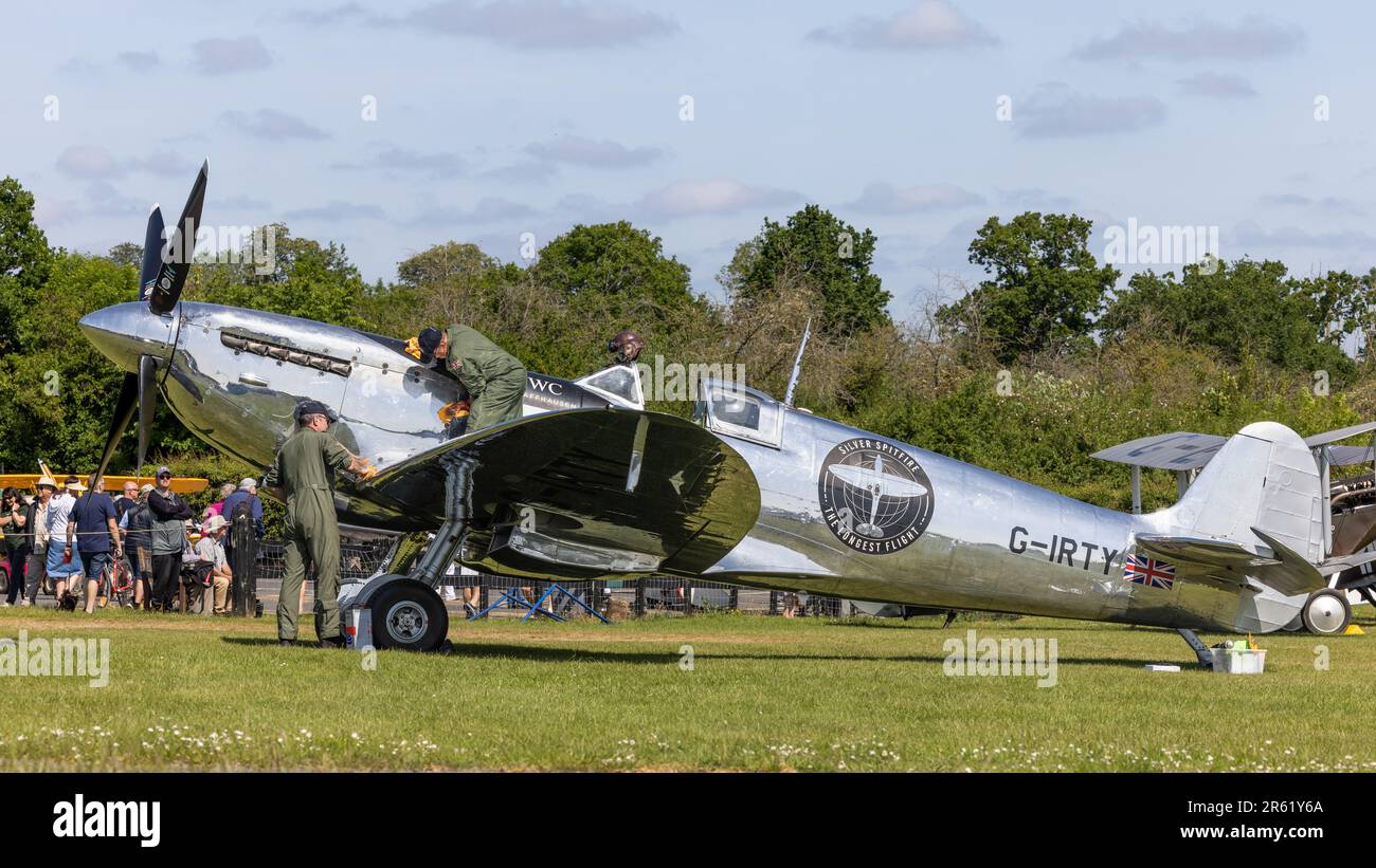Silver spitfire longest flight expedition hi-res stock photography and ...