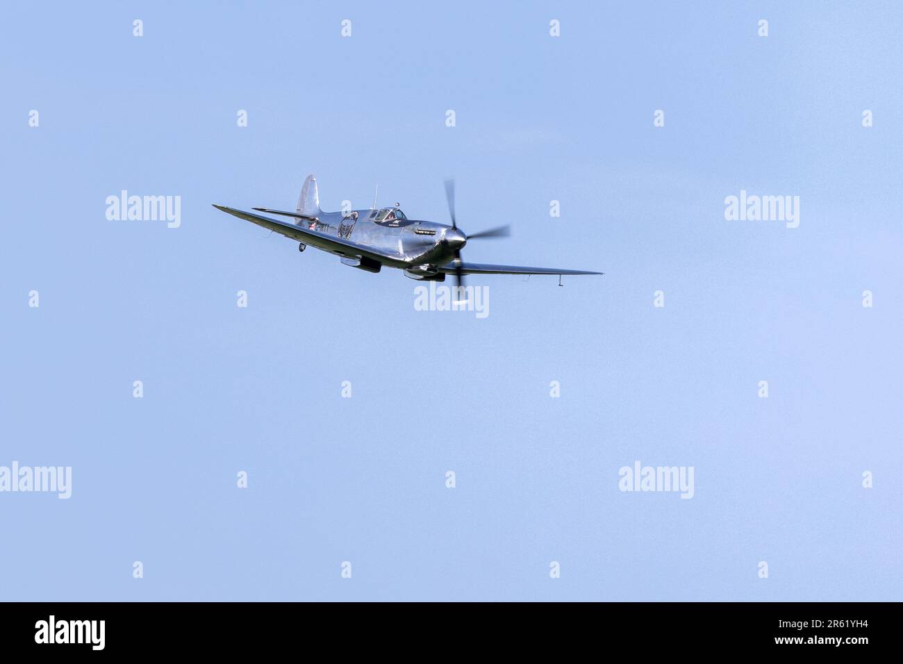 Silver Spitfire ‘ G-IRTY’ airborne at Shuttleworth Around the world ...