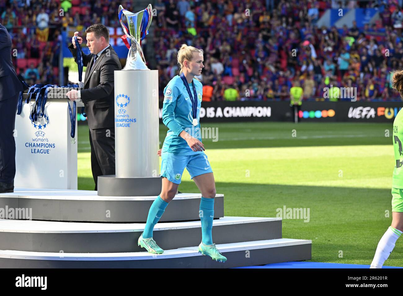 Goalkeeper Merle Frohms pictured looking dejected and disappointed ...