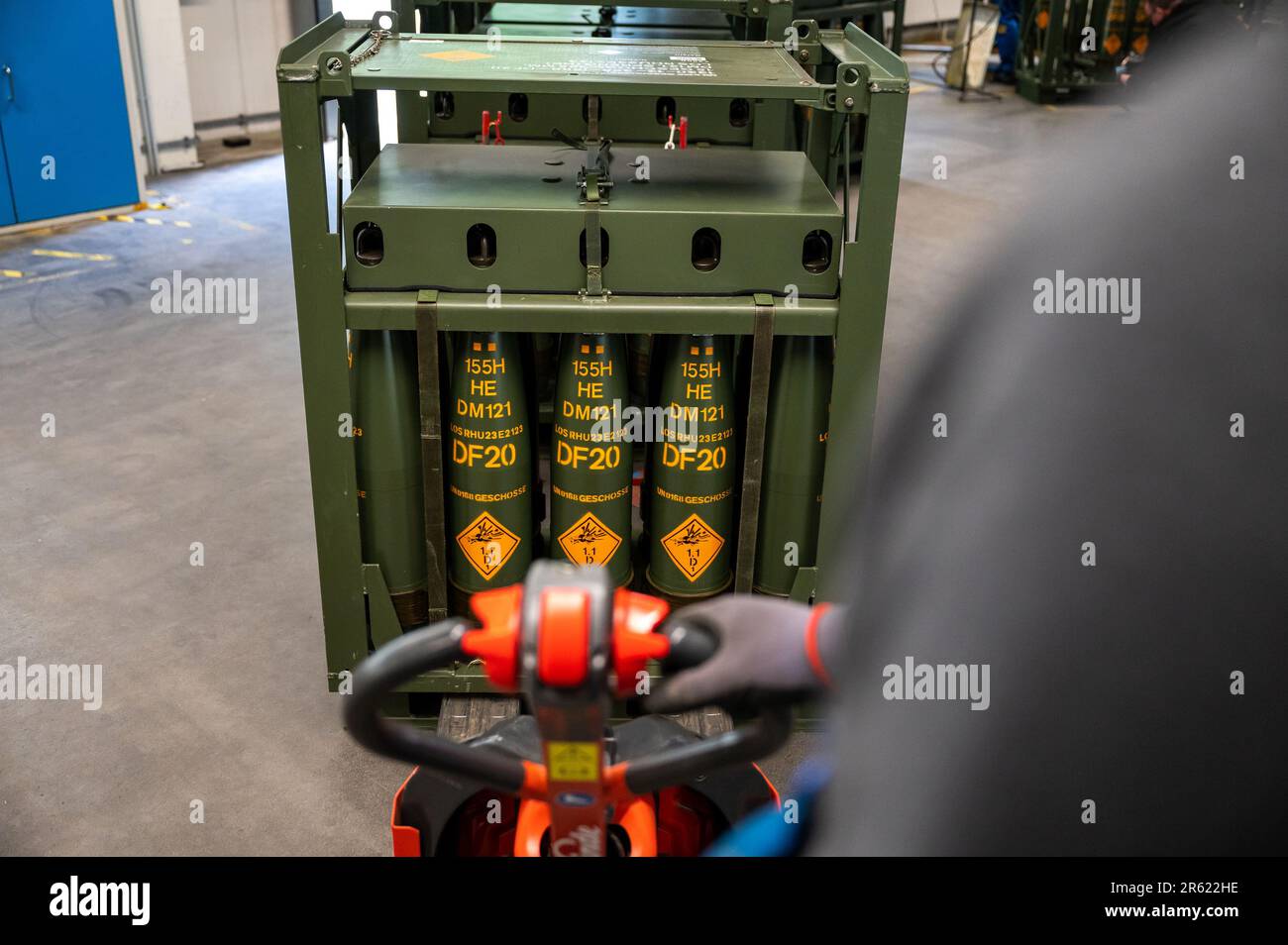 06 June 2023, Lower Saxony, Unterlüß: 155-millimeter artillery ammunition is manufactured at ...