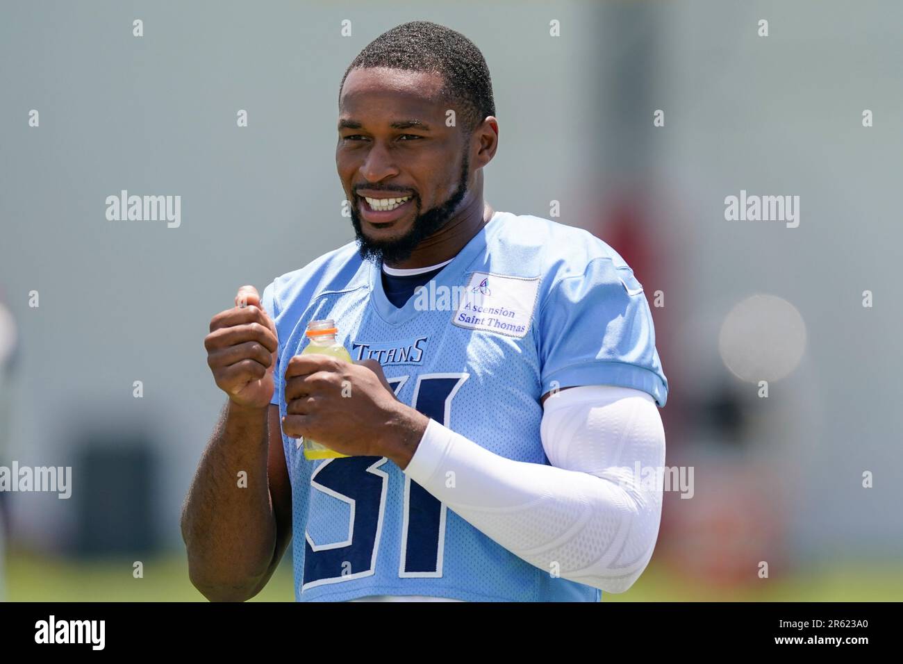 Tennessee Titans safety Kevin Byard (31) take a drink during practice ...