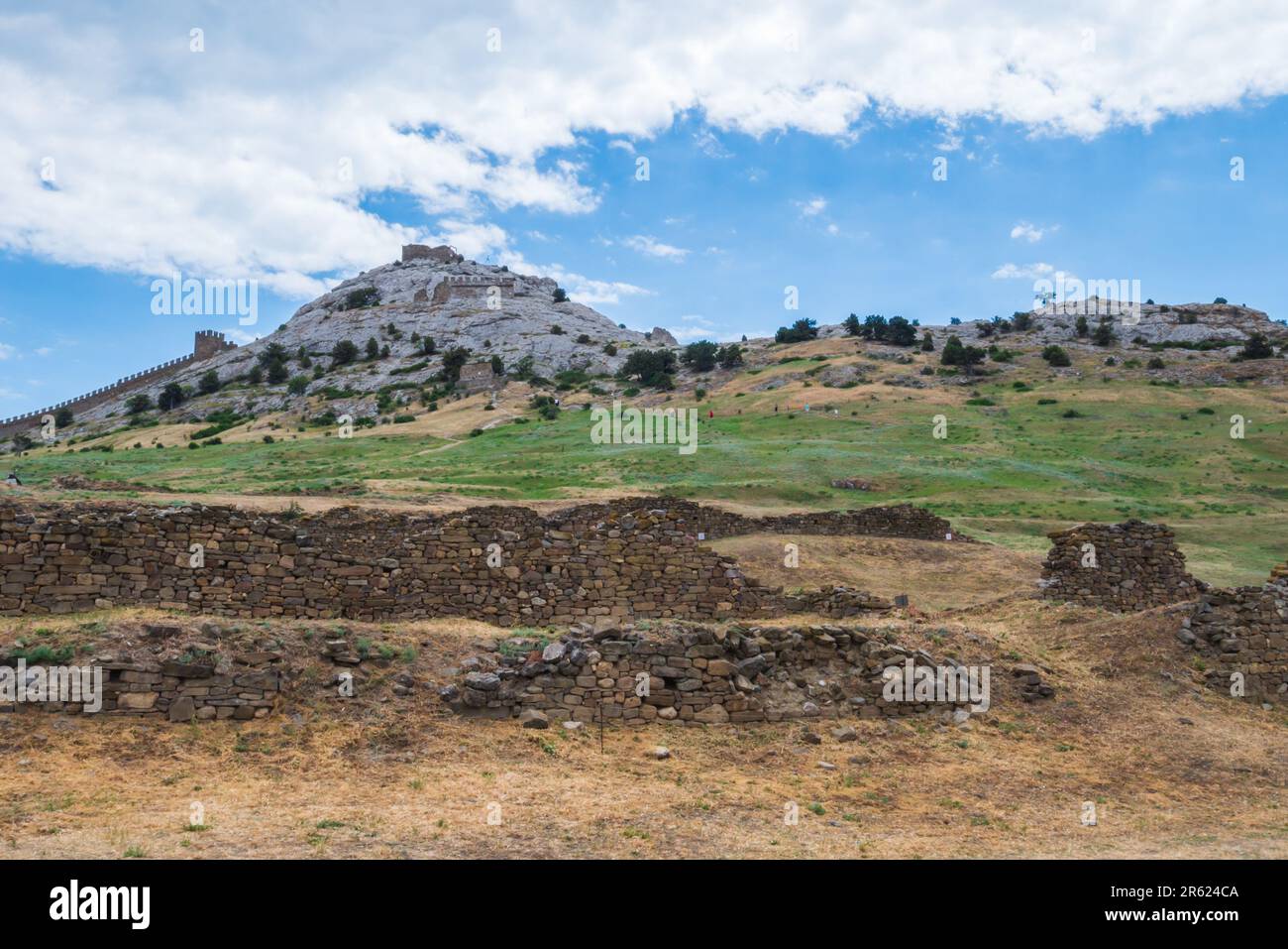 Fortress towers on rock hi-res stock photography and images - Alamy