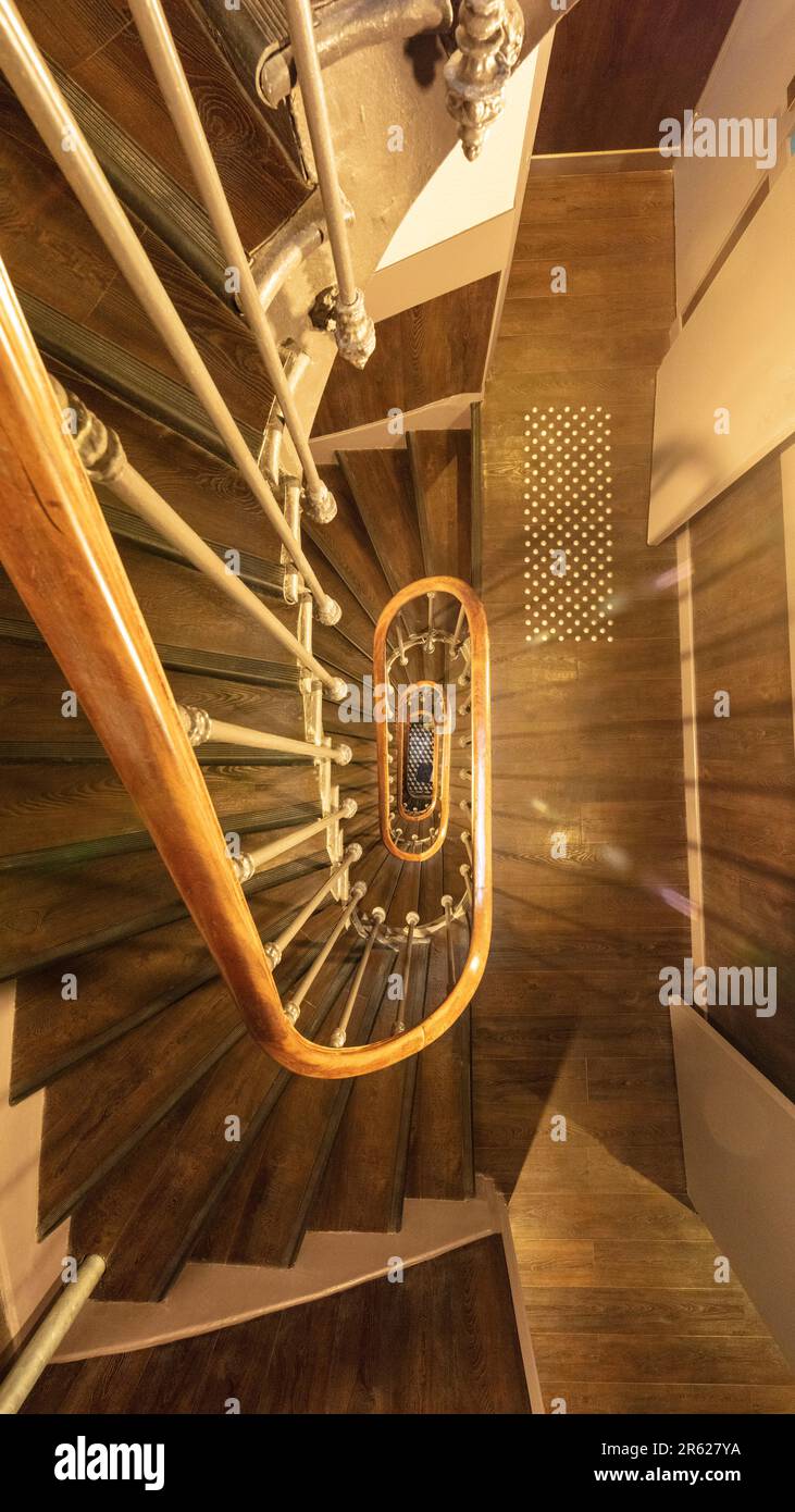 Multi-level architectural structural patterns featuring an attractive ...