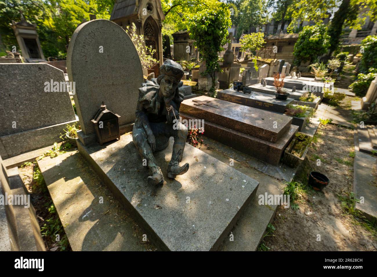 Gravestone of Vaslav Nijinsky, vɑːtslɑːf nɪˈ(d)ʒɪnski/; Russian, ballet ...