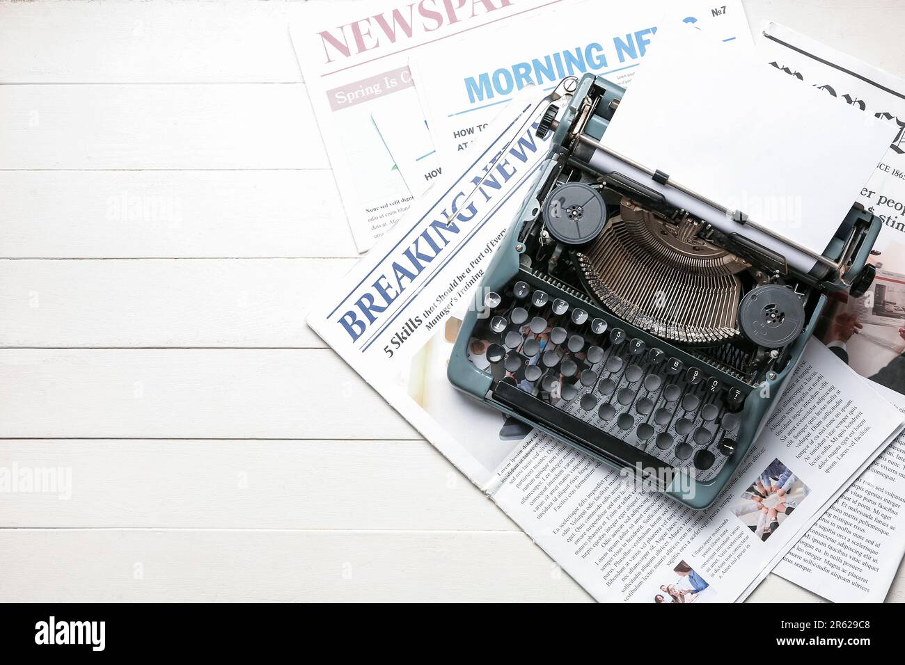 Vintage newspapers blank hi-res stock photography and images - Alamy