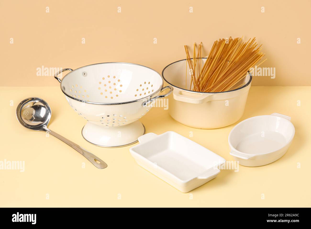 Colander beige kitchen equipment hi-res stock photography and images ...