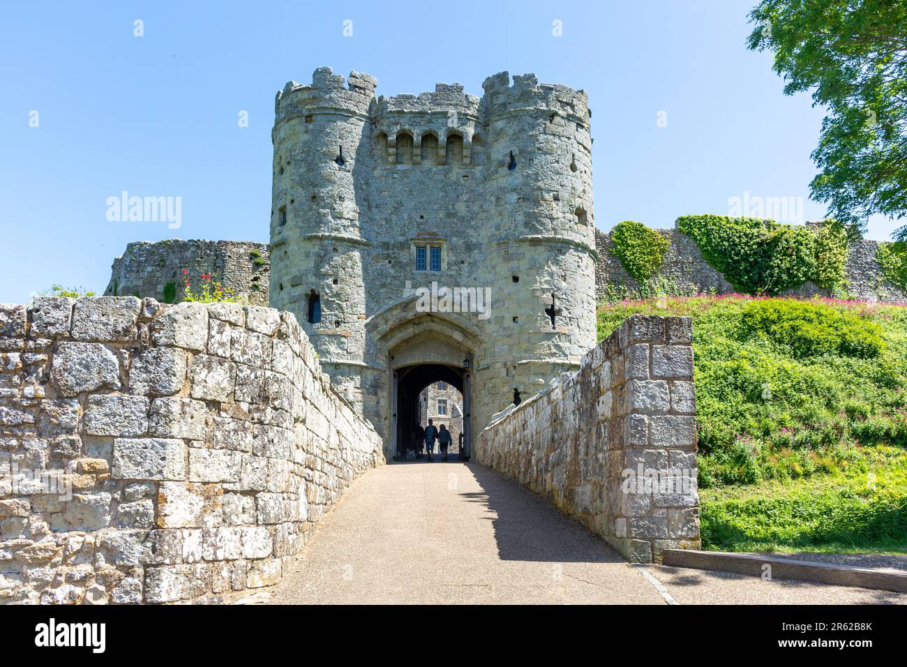 Entrance Gate to medieval Carisbrooke Castle, Carisbrooke, Isle of ...