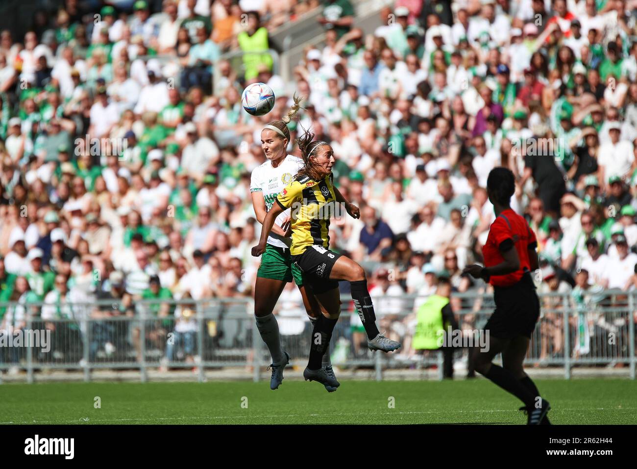 Eva Nystrom (2 Hammarby) in an air duel with Rosa Kafaji (8 Hacken) in ...