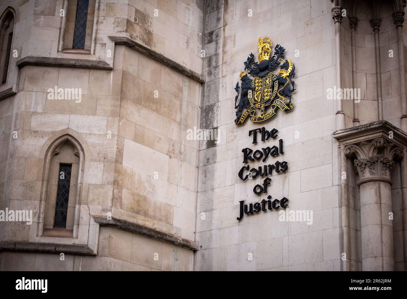 Witness stand hi-res stock photography and images - Alamy