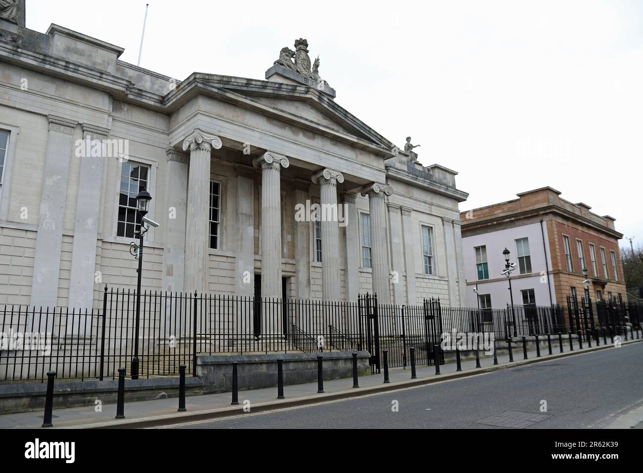 Londonderry courthouse hi-res stock photography and images - Alamy