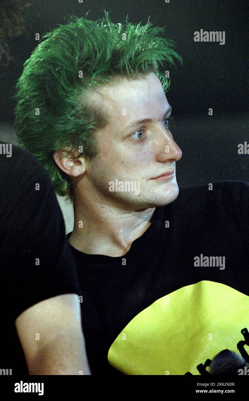 Green day photographs 1997 hi-res stock photography and images - Alamy