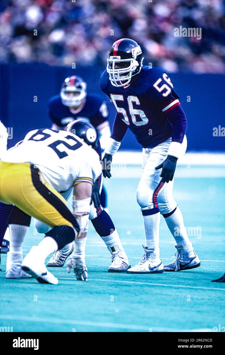 Lawrence taylor football hi-res stock photography and images - Alamy