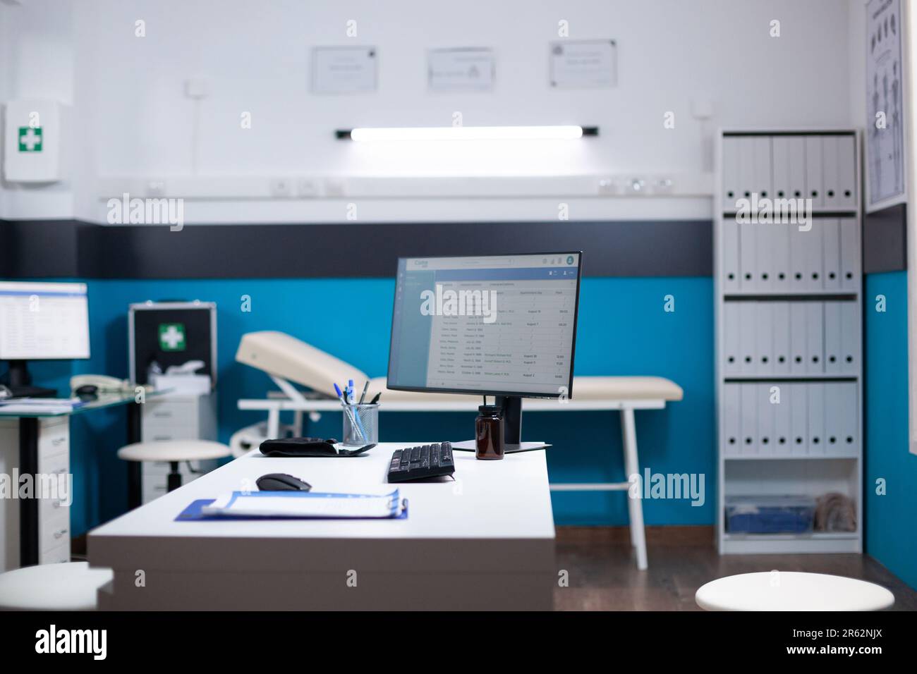 Empty doctors office waiting room hi-res stock photography and images ...