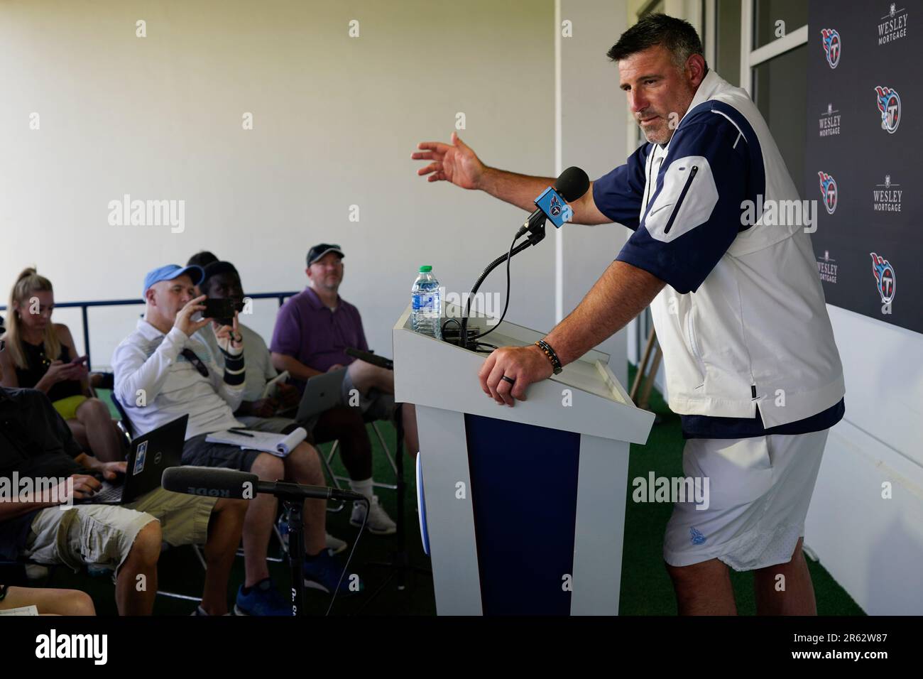 Tennessee Titans head coach Mike Vrabel responds to question from ...