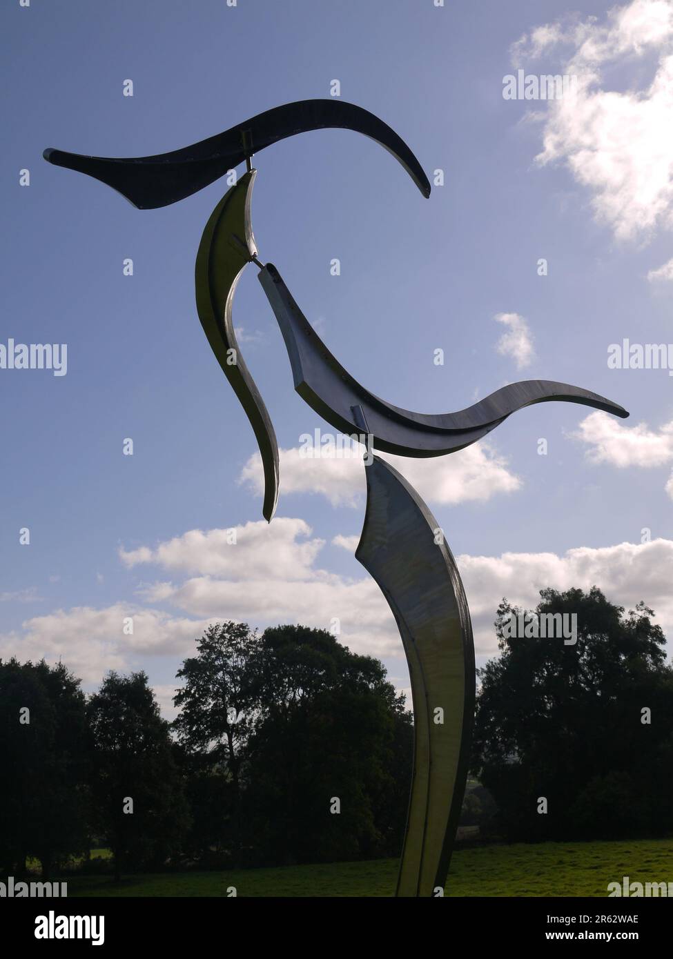 "Transfiguration" kinetic sculpture by Will Carr, in the 2019 Marches ...