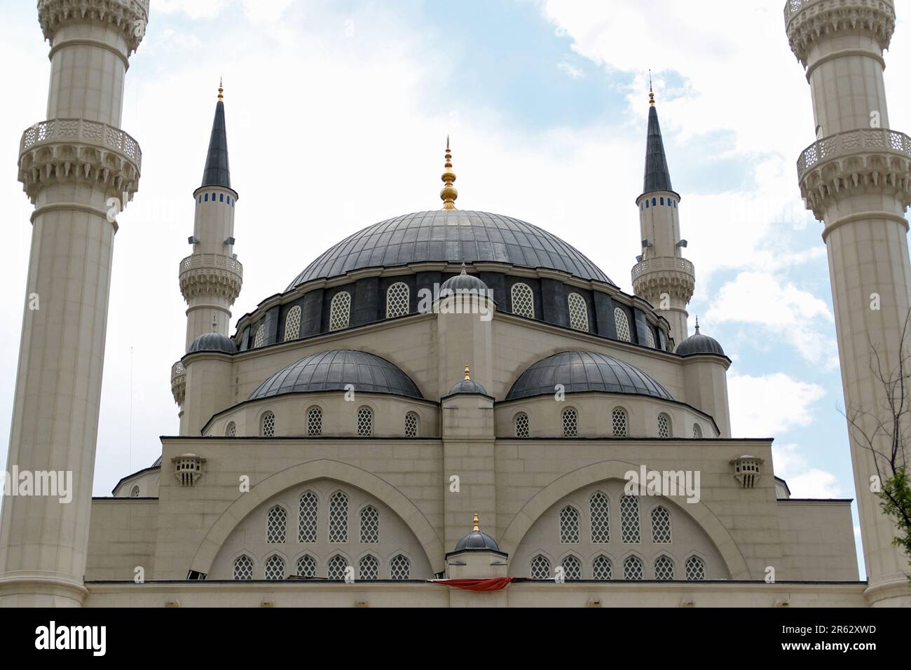 The Great Mosque of Tirana or Namazgah Mosque is a mosque built in ...