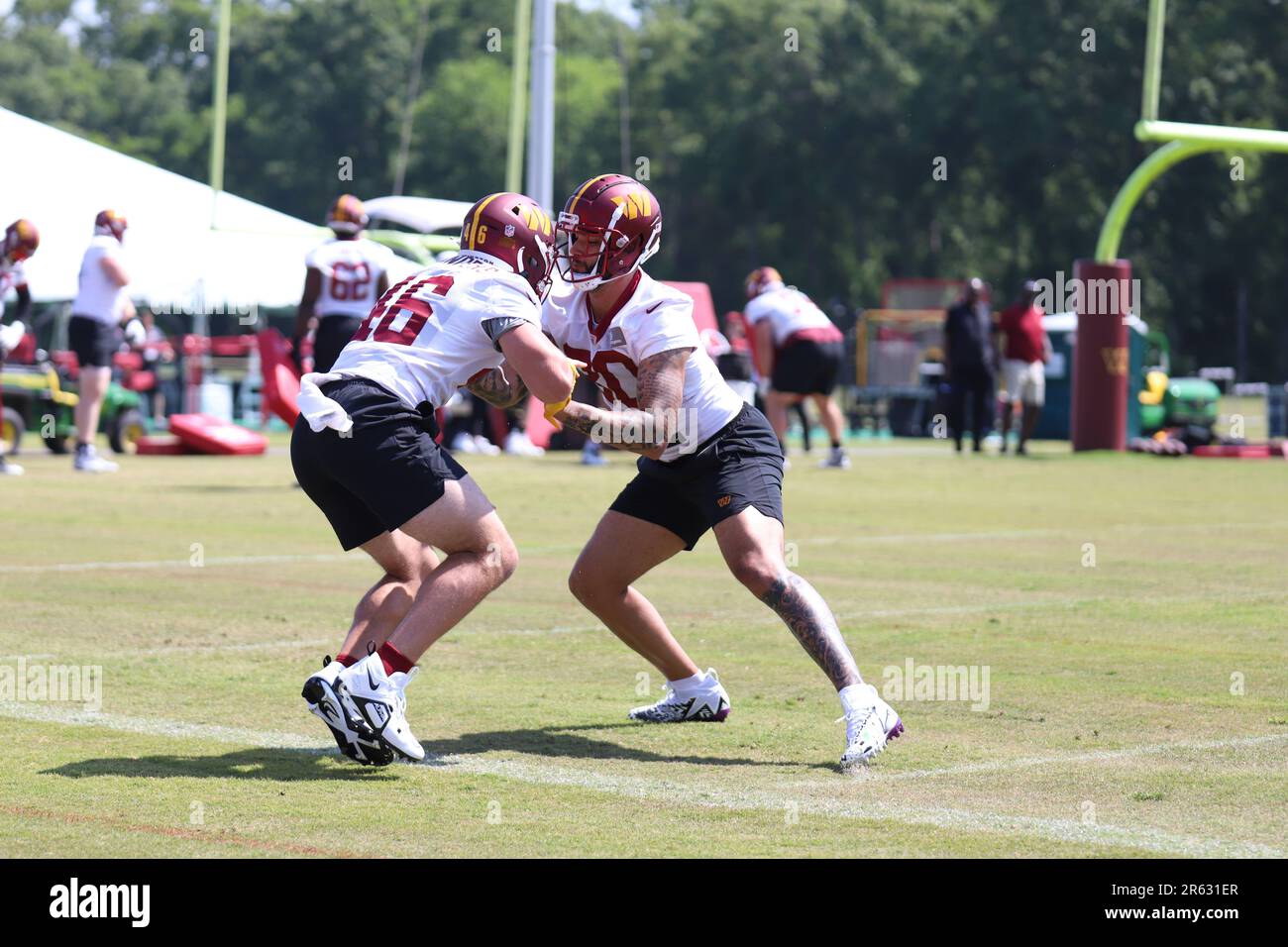 Washington Commanders tight end Curtis Hodges (80) matching up against ...