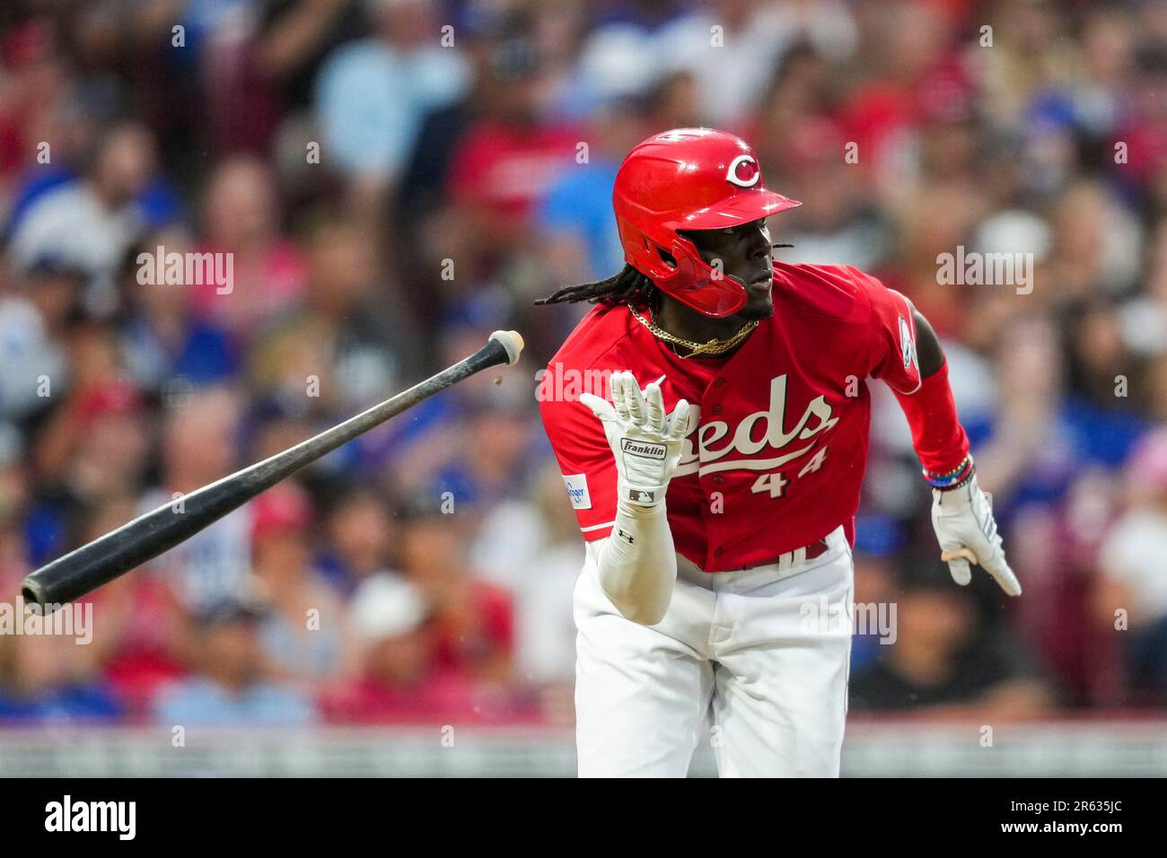 Cincinnati Reds' Elly De La Cruz tosses his bat as he watches his ...