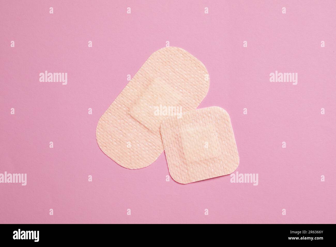 Contraceptive patches on pink background, top view Stock Photo - Alamy