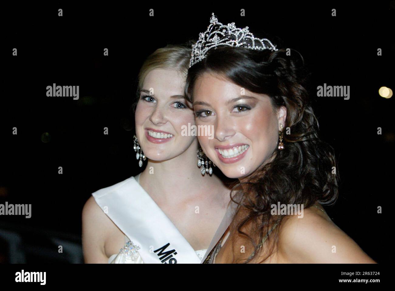 Winner miss world hi-res stock photography and images - Alamy