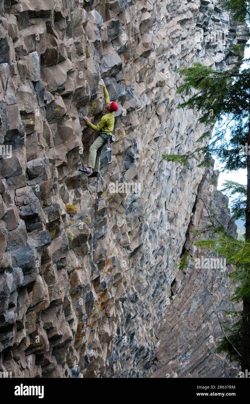 Single vertical climb hi-res stock photography and images - Alamy