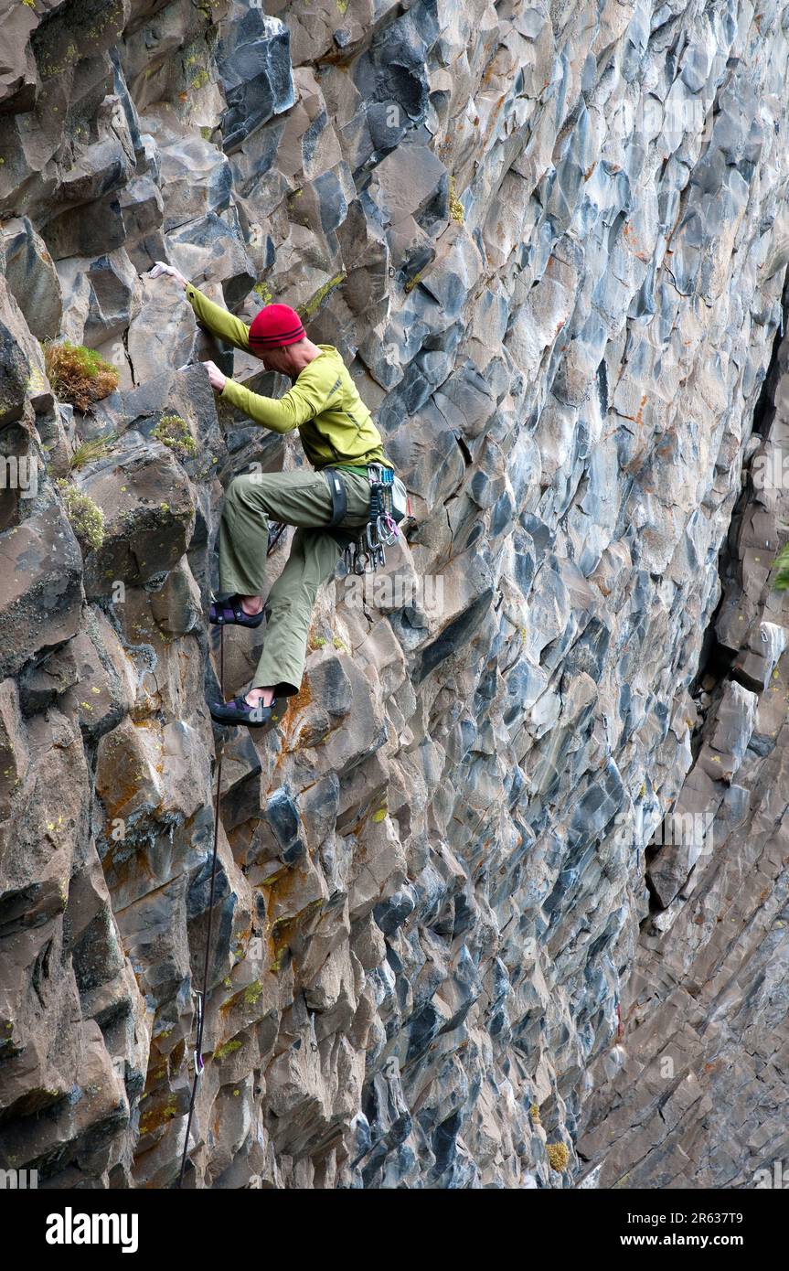 Single vertical climb hi-res stock photography and images - Alamy