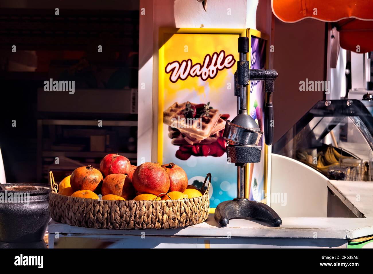 Juice stand hi-res stock photography and images - Alamy