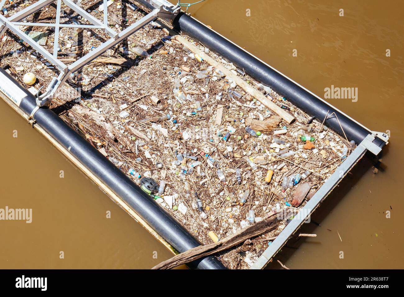 Yarra River Pollution in Melbourne Australia Stock Photo - Alamy