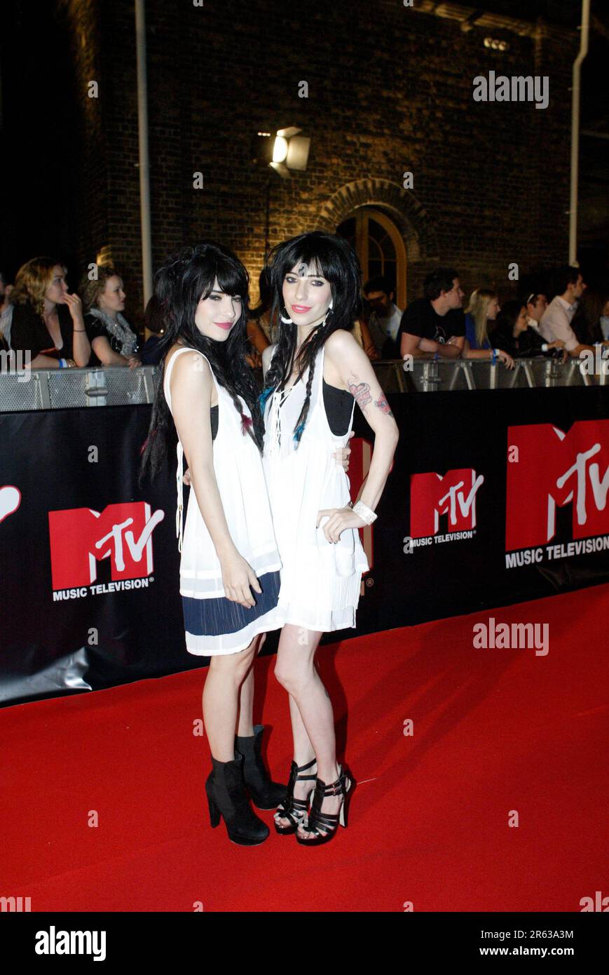 Jess Origliasso and Lisa Origliasso of The Veronicas The MTV Australia ...
