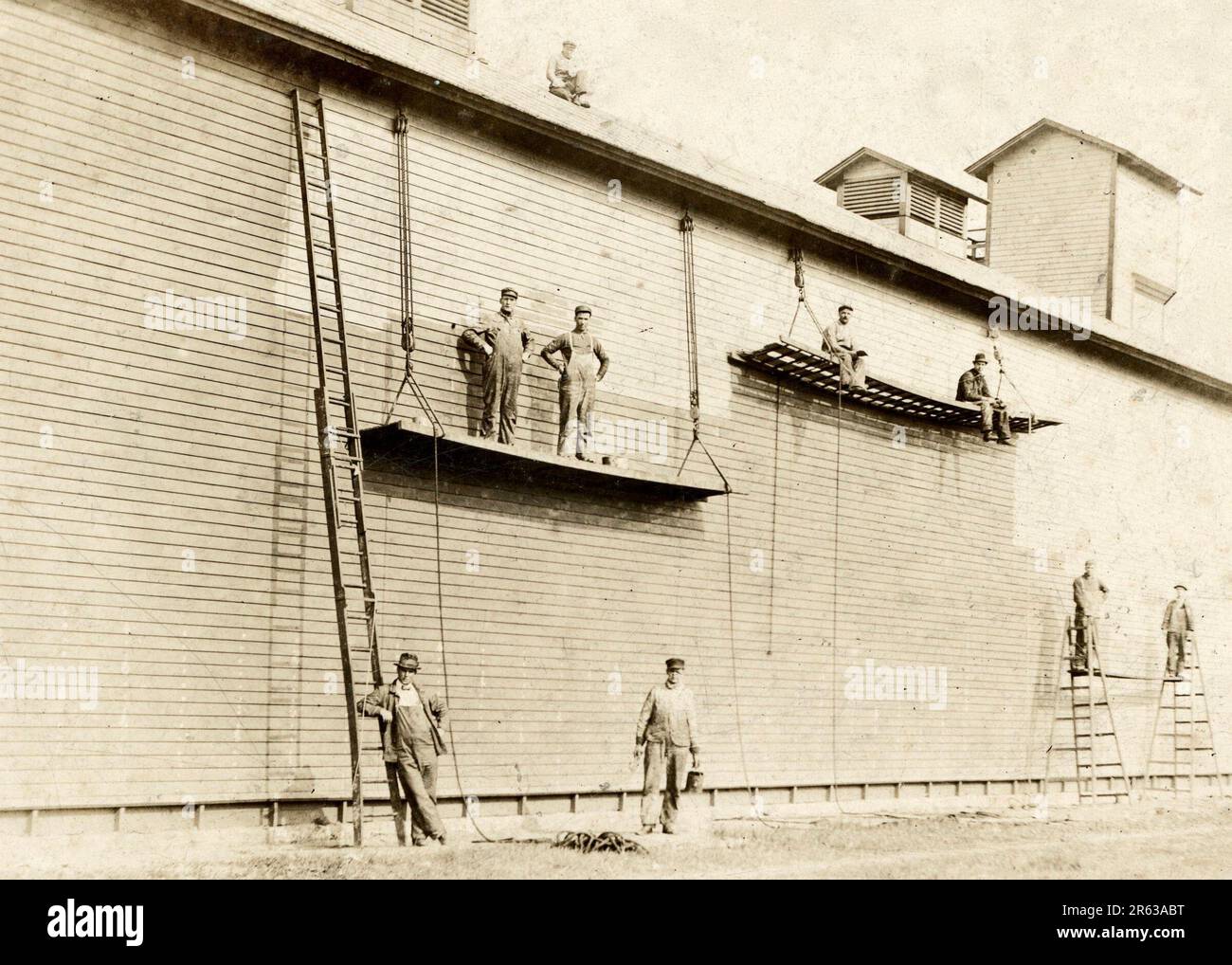 1900s laborers hi-res stock photography and images - Alamy