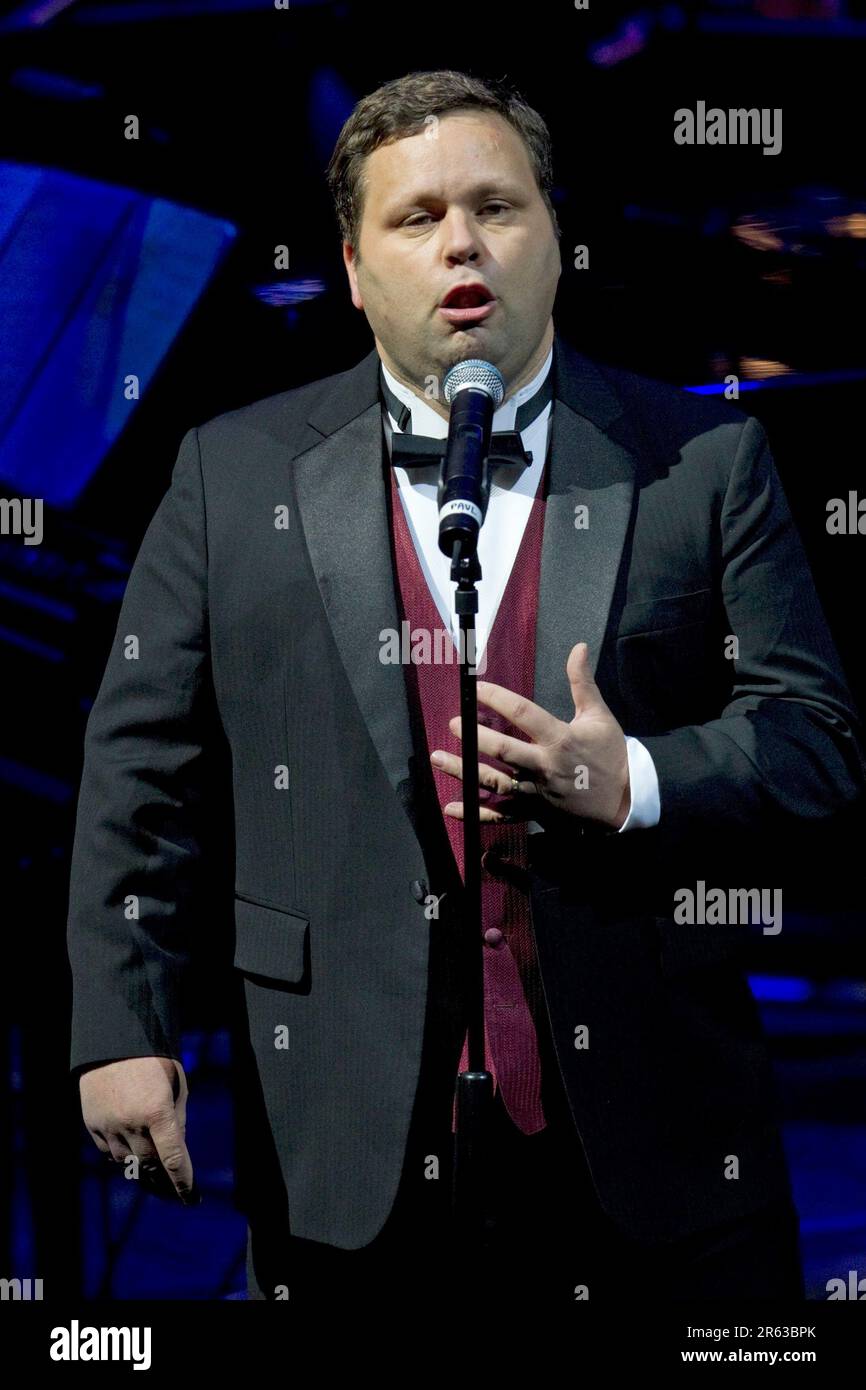 Male opera singer hi-res stock photography and images - Alamy