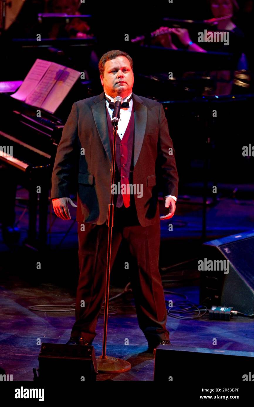Male opera singer hi-res stock photography and images - Alamy