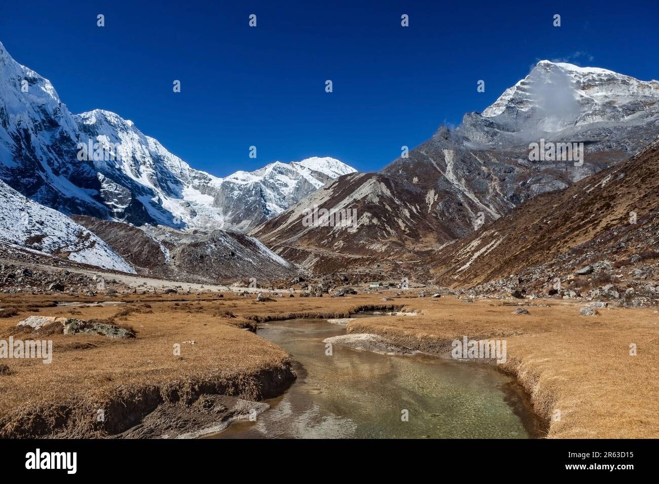Amazing mountain landscape in the Himalayas, Nepal Stock Photo - Alamy