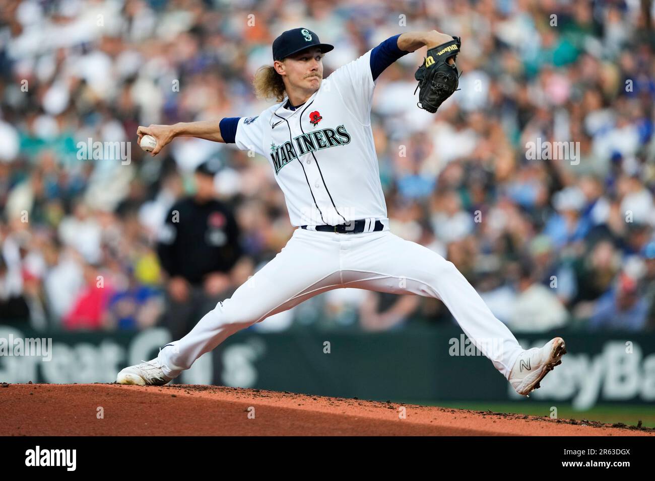 Seattle Mariners starting pitcher Bryce Miller throws against the New ...