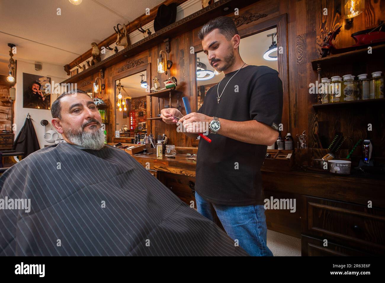 Taper fade haircut hi-res stock photography and images - Alamy