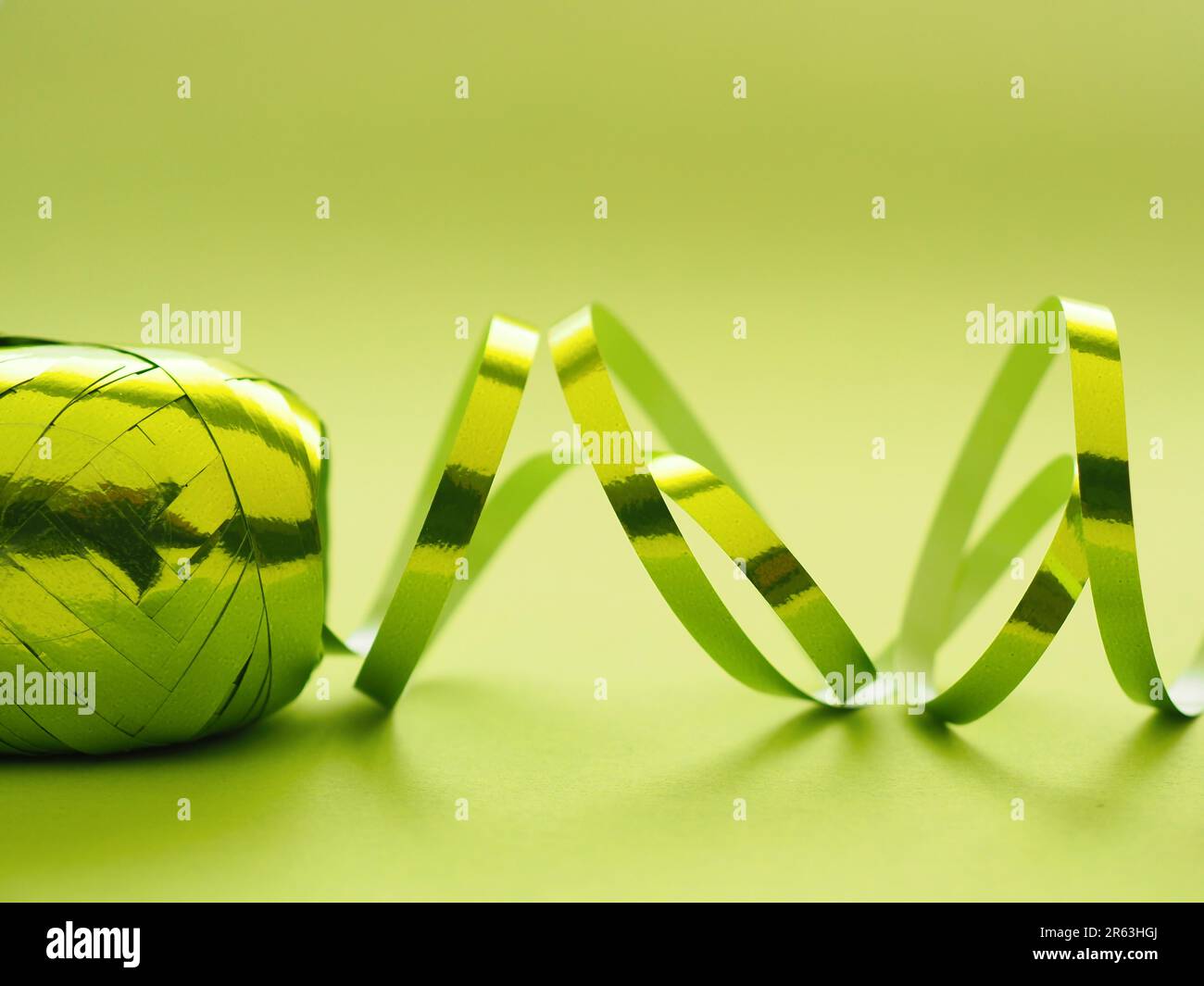 Shiny green ribbon hi-res stock photography and images - Alamy