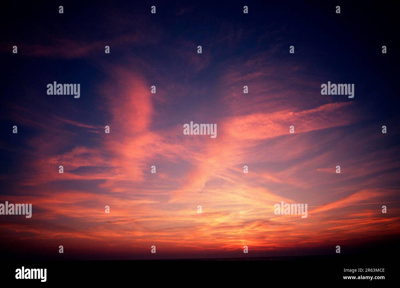 Landscape format dusk hi-res stock photography and images - Alamy
