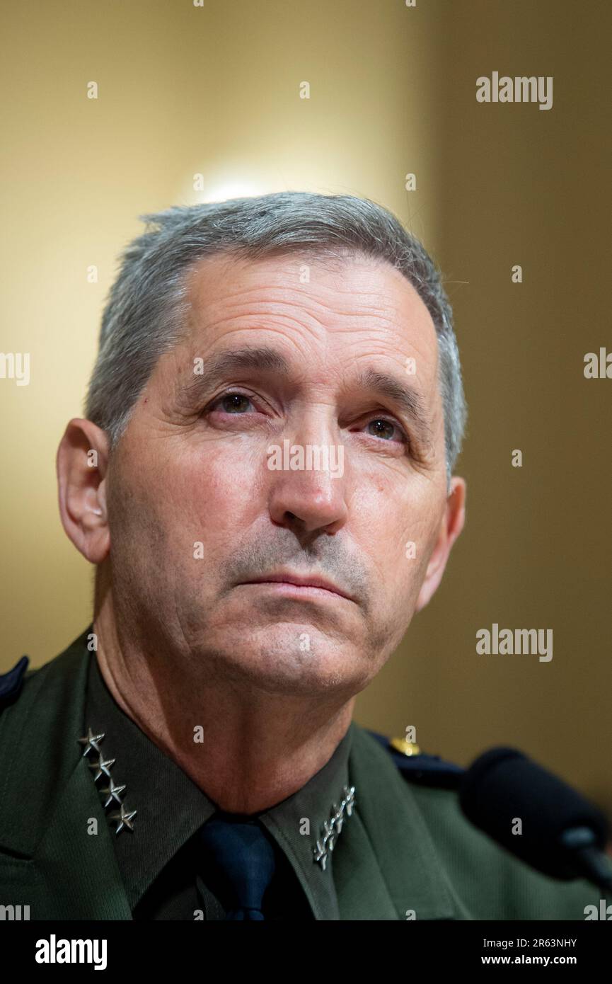 U s customs border protection deputy hi-res stock photography and ...