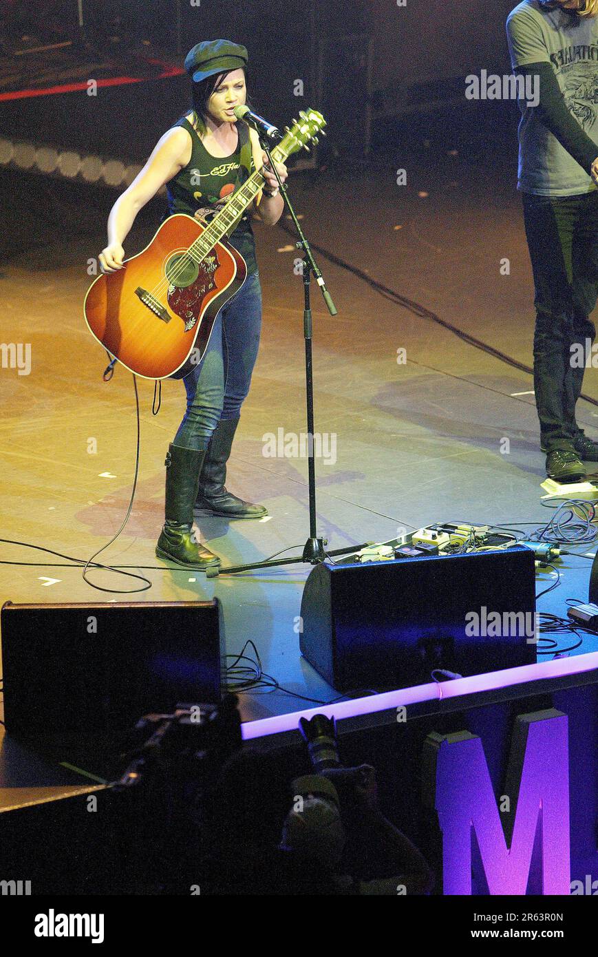 Sarah mcleod hi-res stock photography and images - Alamy