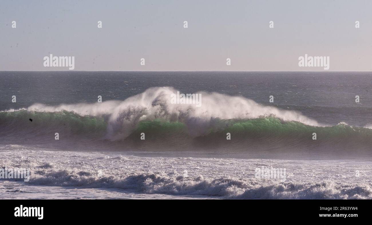 Spectacularly big waves from the pacific ocean smash into the ...