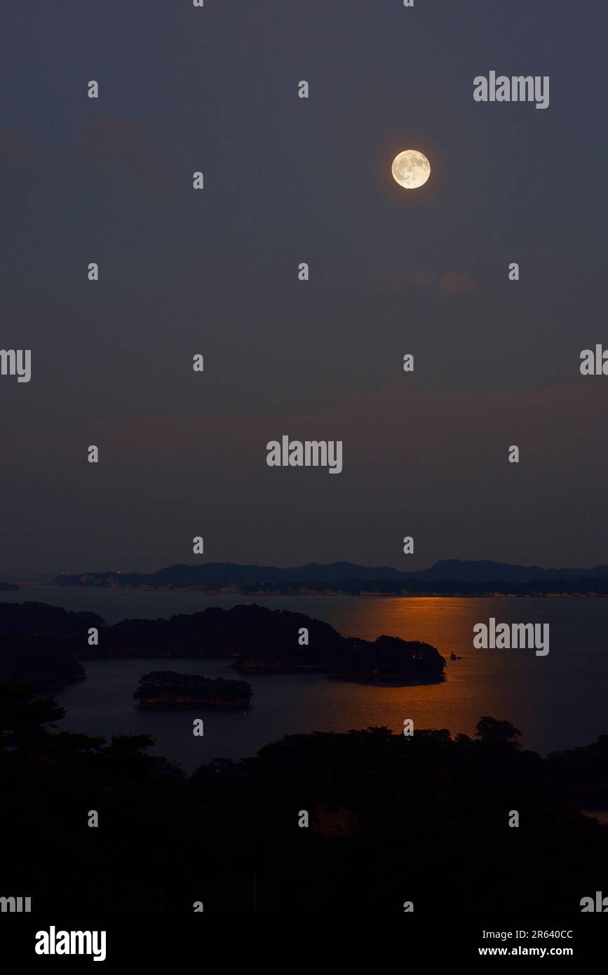 Mid autumn night japan hi-res stock photography and images - Alamy